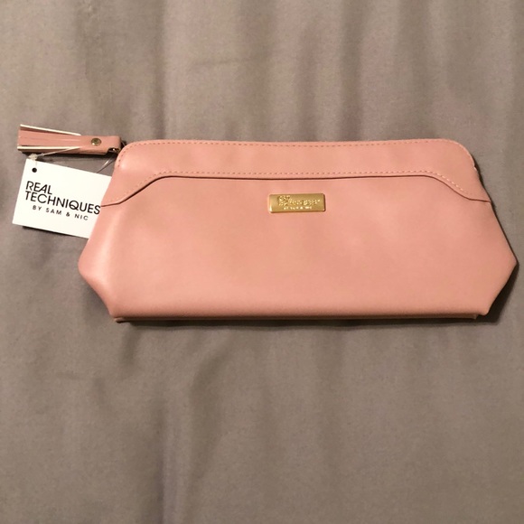 Real Techniques | Makeup | Real Techniques Cosmetic Bag | Poshmark